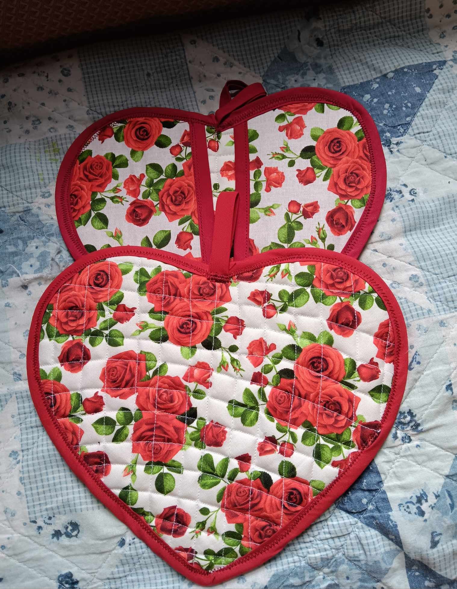 Pot Holder - Heart Shaped with Roses | Fiat Homestead